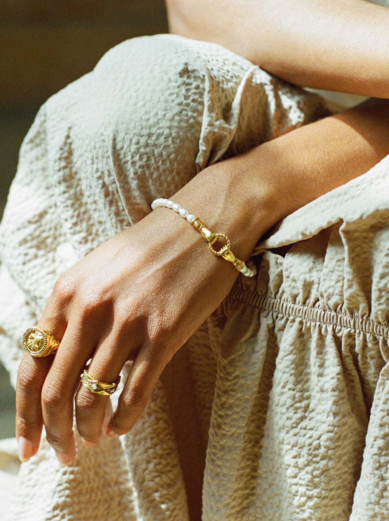 Missoma - Harris Reed IGH Bracelet - Gold / Water Pearl – Shop-Label